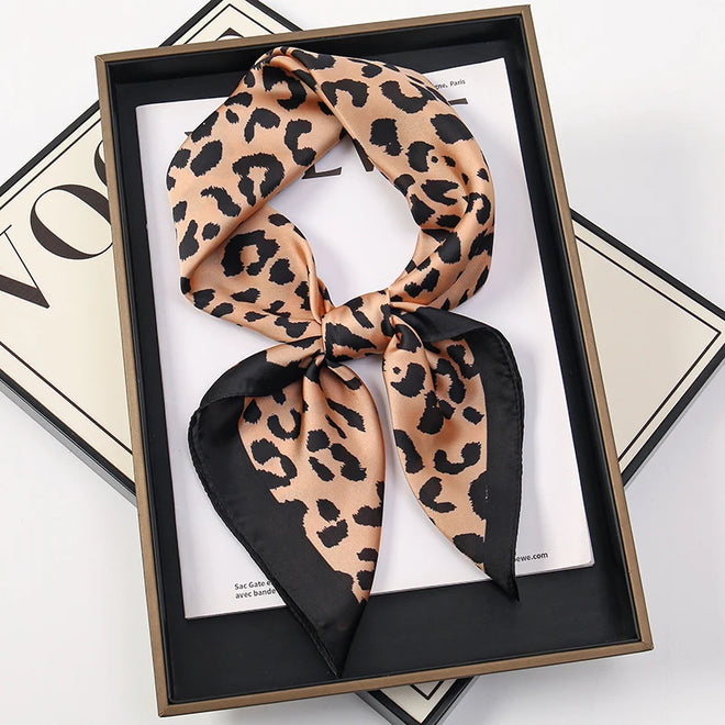 Foulard en Soie Élégant – Carré de Soie Luxe pour Femme